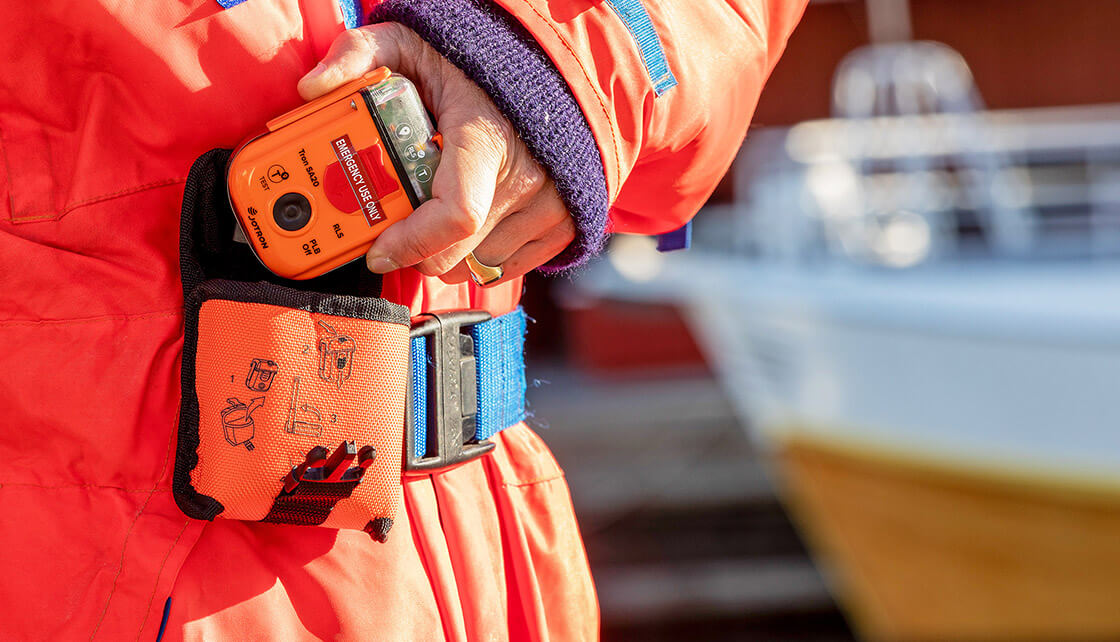 Buyers guide to Personal Locator Beacons (PLBs) and AIS beacons | Club ...
